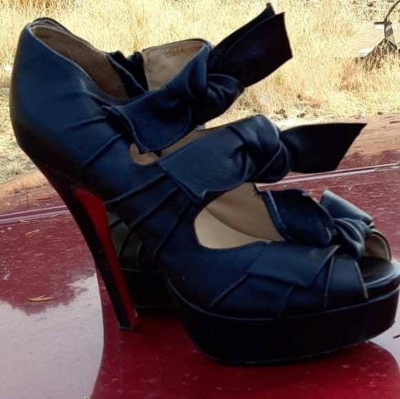 Christian Louboutin | Shoes | Christian Louboutin Black Leather Madame ...